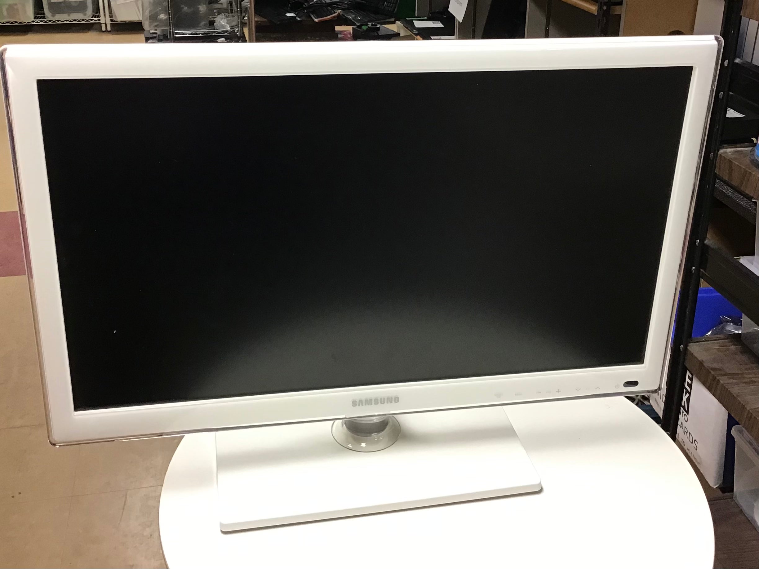 Samsung LED 22" TV [In Box] – Free Geek Toronto